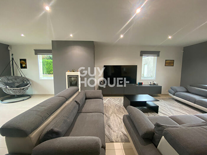 Maison à vendre - Saint-Roch - 6 pièces - 5 chambres