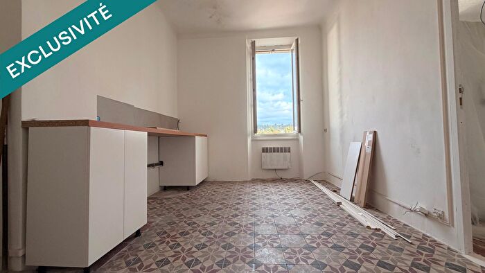 Appartement à vendre - Marseille e , Saint-Menet - 2 pièces - 1 chambre