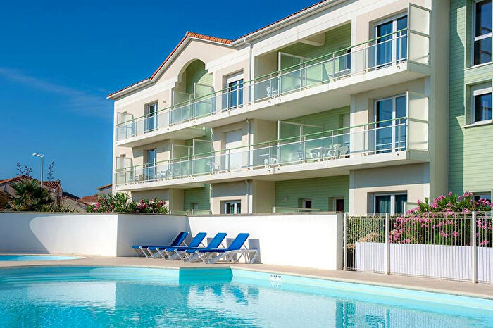 Appartement à vendre - Saint-Gilles-Croix-de-Vie - 4 pièces - 3 chambres