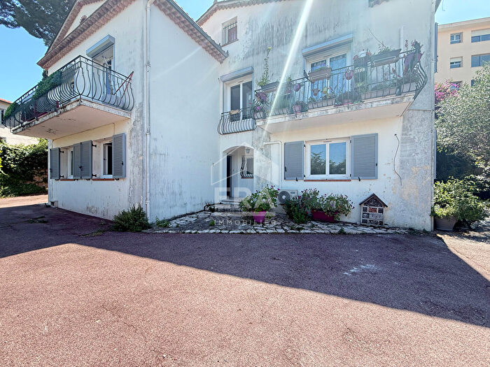 Appartement 4 pièces à louer à Le Cannet, Bas Cannet
