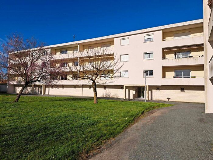 Appartement à louer - Rochefort - 4 pièces - 3 chambres