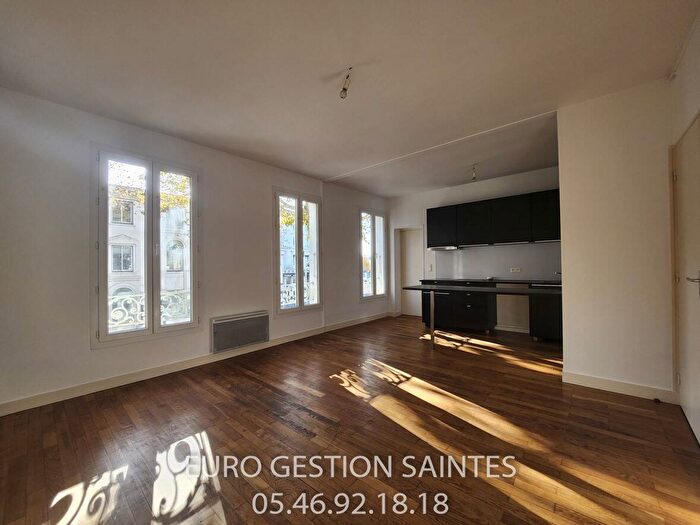 Appartement à louer - Saintes - 2 pièces - 1 chambre