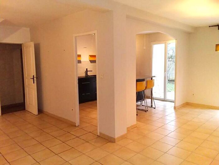 Maison à louer - Les Essarts, Bron - 4 pièces - 4 chambres