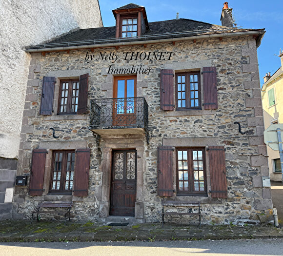 Maison à vendre - Besse-et-Saint-Anastaise - 5 pièces - 4 chambres