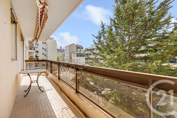 Appartement à vendre - Issy-les-Moulineaux, Centre-ville, Corentin Celton, Les Varennes - 2 pièces - 1 chambre