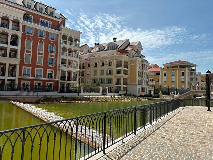 Hachette, Le Plessis-Robinson : Appartement 5 pièces à louer