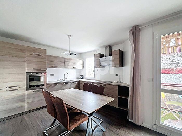 Appartement à louer - Centre, Annemasse - 3 pièces - 2 chambres