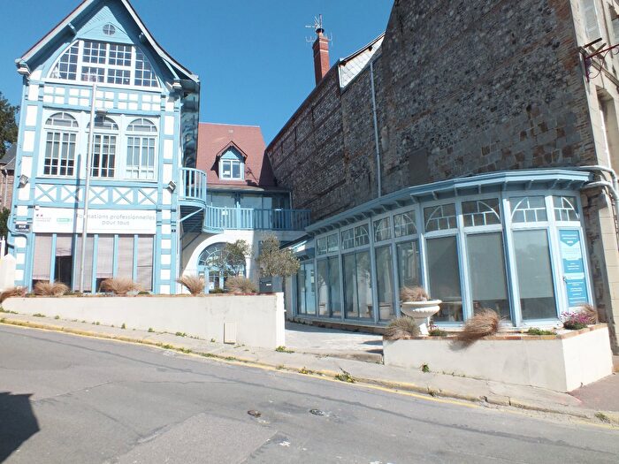 Maison à vendre - Saint-Valery-en-Caux - 10 pièces - 6 chambres