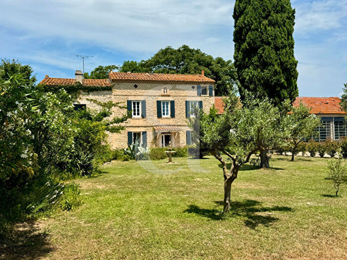 Maison à vendre - Tarascon, Saint-Gabriel, Route dAvignon, Route de Boulbon - 7 pièces - 3 chambres