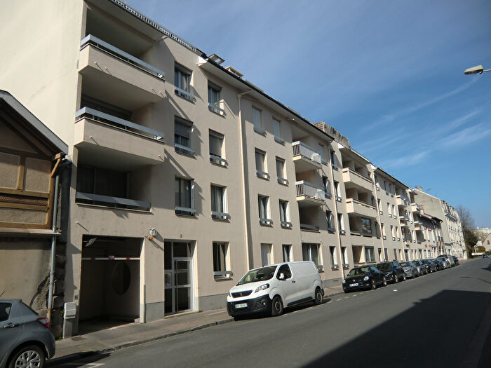 Appartement 4 pièces à louer à Reims, Europe, Chemin Vert