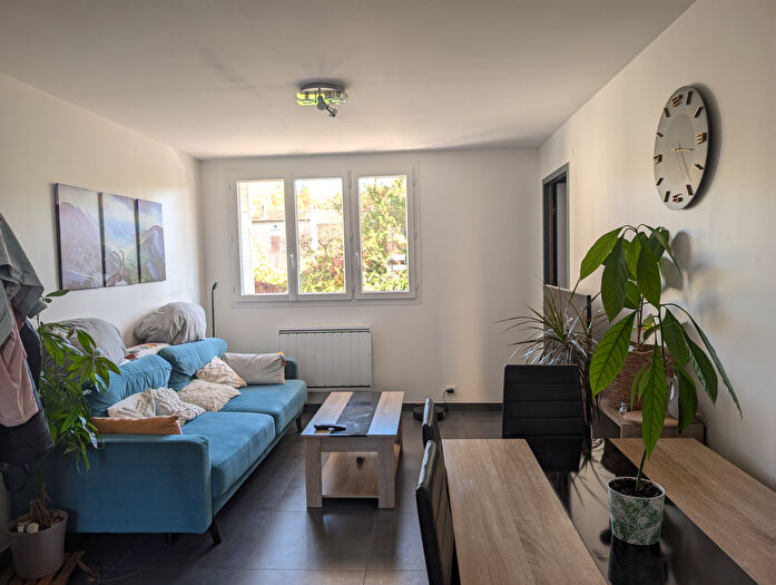 Appartement à vendre - LArbresle - 3 pièces - 2 chambres