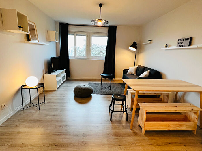 Appartement à louer - Villeurbanne, Perrallière - 5 pièces - 4 chambres