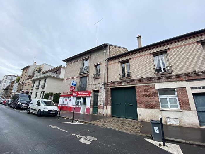 Appartement à louer - Grenier Point du Jour, Boulogne Billancourt - 4 pièces