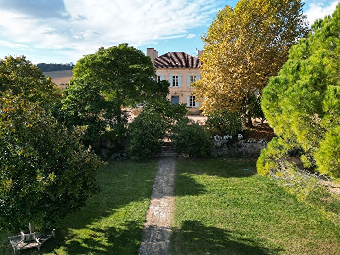 Maison à vendre - Vic-Fezensac - 19 pièces - 9 chambres