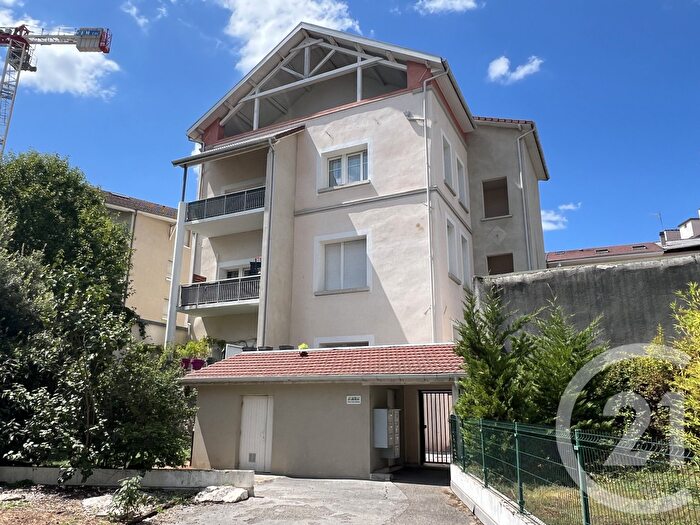 Appartement à vendre - Voiron, Centre-ville, Gare - 3 pièces - 2 chambres