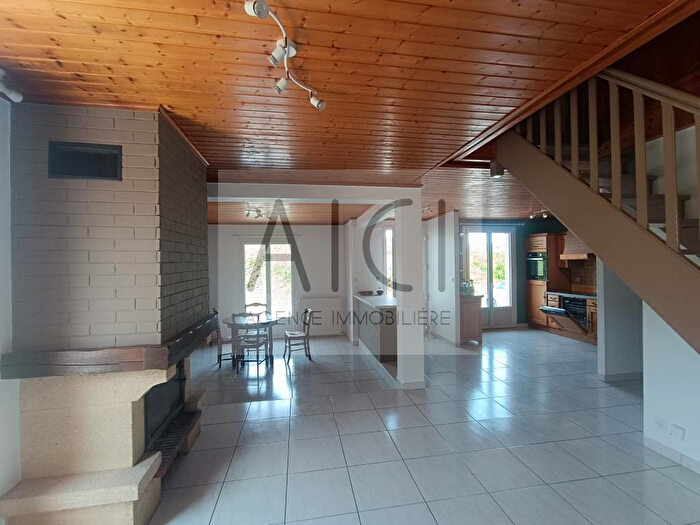 Maison 4 pièces à louer à Chaux-la-Lotière