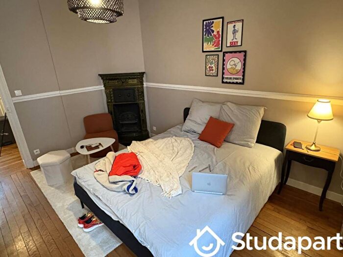 Appartement à louer - Corentin Celton, Issy-les-Moulineaux - 1 pièce - 3 chambres