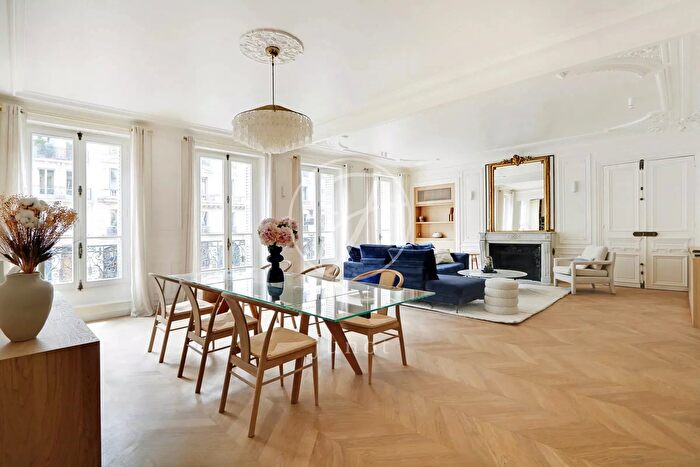 Appartement à vendre - Paris e , Sorbonne, Quartier Latin - 6 pièces - 4 chambres