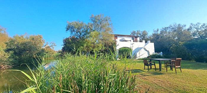 Maison à vendre - Saintes-Maries-de-la-Mer - 12 pièces - 9 chambres