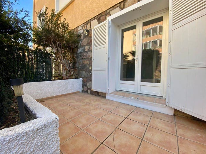 Centre ville, Saint-Raphaël : Appartement 1 pièce à louer
