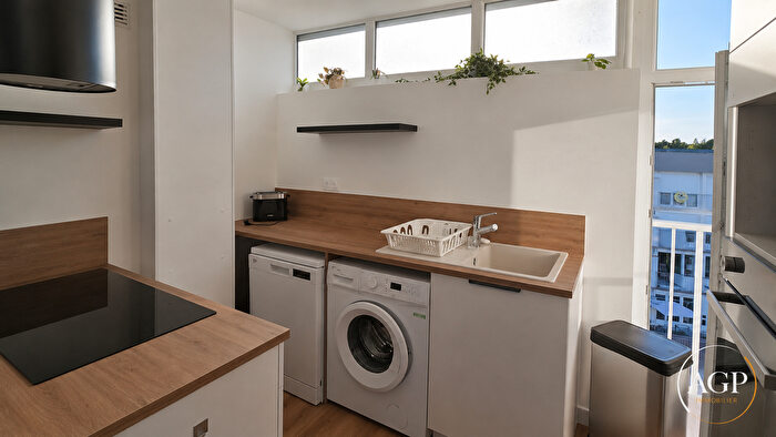 Appartement 4 pièces à louer à Saint-Jean-de-la-Ruelle, Gambetta, Madeleine, Dix Arpents, Clos Neuf