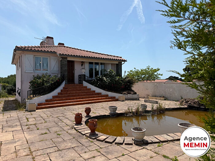 Brem-sur-Mer : Maison 5 pièces à vendre