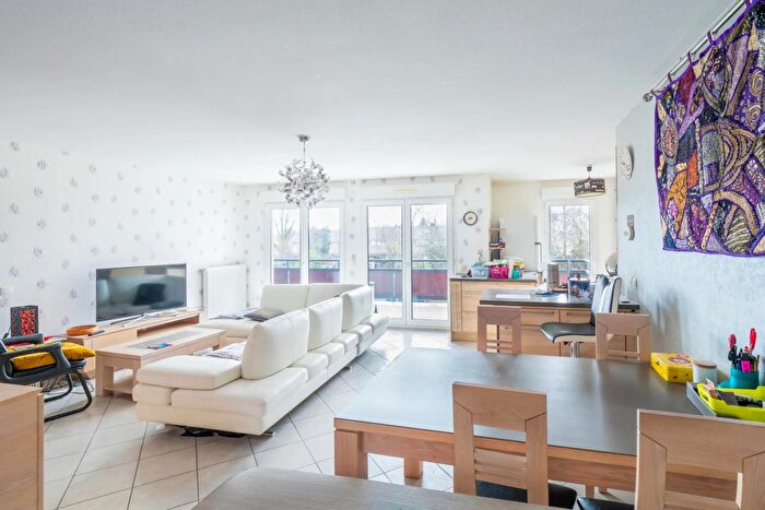 Appartement à vendre - Sergy - 4 pièces - 3 chambres