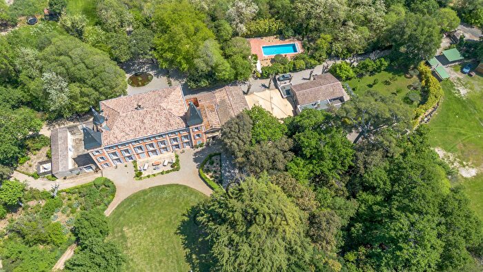 Maison à vendre - Pézenas - 20 pièces