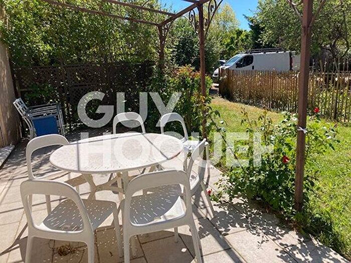 Appartement à louer - La Plaine, Beaucaire - 2 pièces - 1 chambre