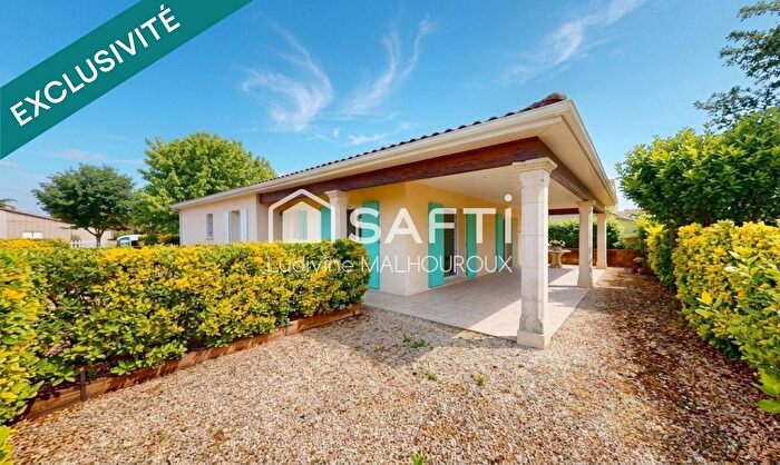 Maison 4 pièces à Villebois-Lavalette, à vendre