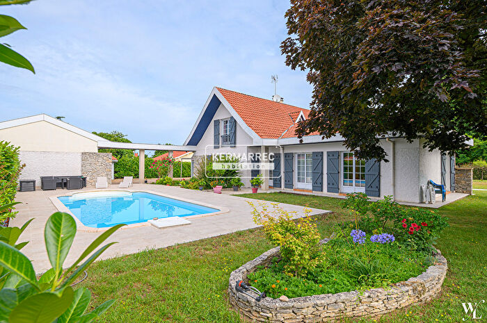 Maison à vendre - Saint-Pierre-du-Mont - 6 pièces - 5 chambres