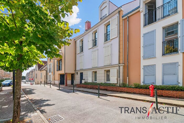 Appartement à vendre - Rambouillet, Centre-ville - 4 pièces - 3 chambres