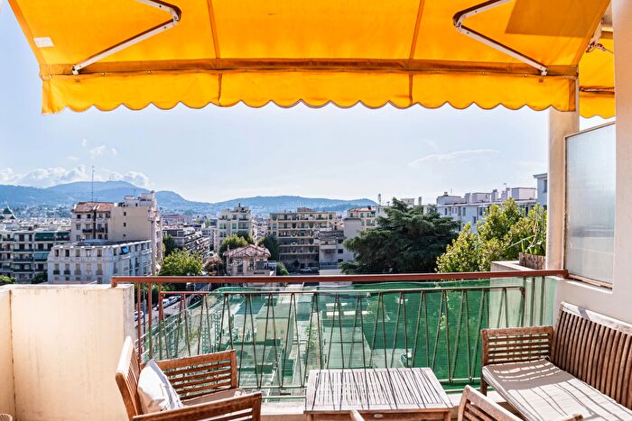 Nice, Saint-Philippe, Estienne d'Orves - Appartement 4 pièces à vendre