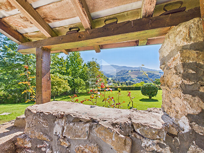 Maison à vendre - Louhossoa - 6 pièces - 5 chambres