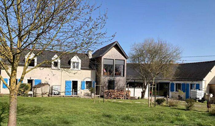 Maison à vendre - Saint-Lambert-du-Lattay - 9 pièces - 5 chambres