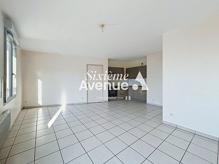 Décines-Charpieu, La Soie Montaberlet : Appartement 2 pièces à vendre