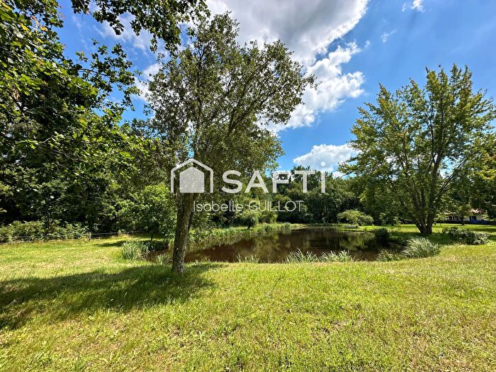 Maison à vendre - Biganos - 6 pièces - 3 chambres