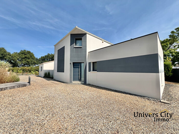 Geneston - Maison 8 pièces à vendre