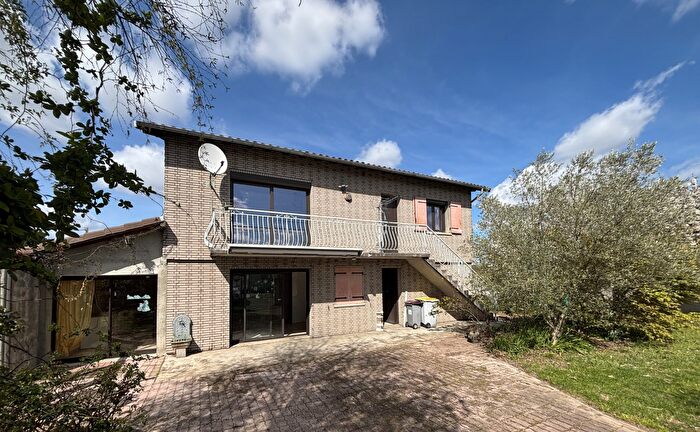 Maison à vendre - Bagnères-de-Bigorre - 6 pièces - 4 chambres