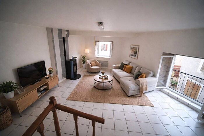 Appartement à louer - Saint-Pal-de-Chalencon - 3 pièces - 2 chambres