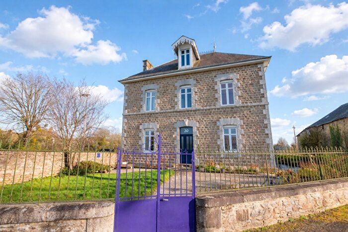 Maison à vendre - Gorron - 8 pièces - 3 chambres