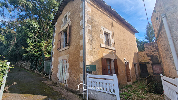 Maison à vendre - Lusignan - 3 pièces - 1 chambre