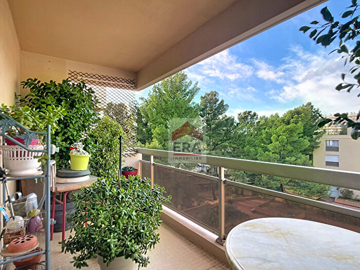 Appartement à vendre - Marseille e , Saint-Tronc - 4 pièces - 3 chambres