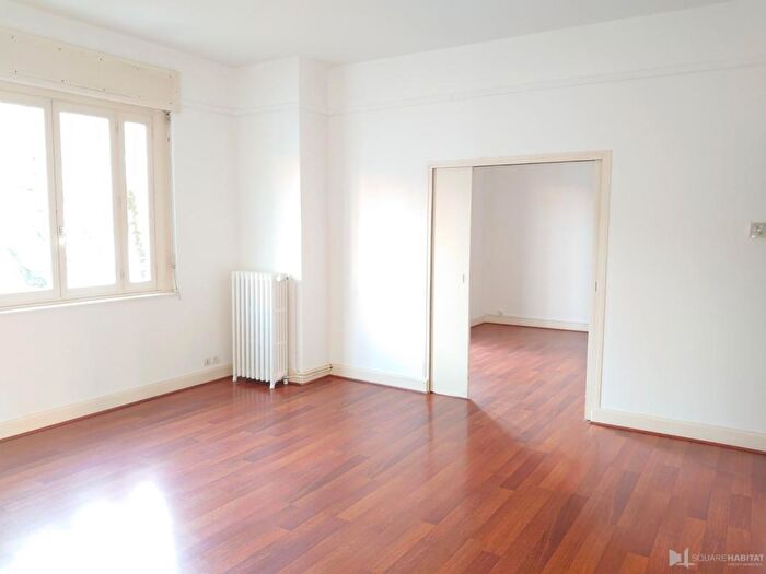 Appartement à louer - Vichy, République - 5 pièces - 3 chambres