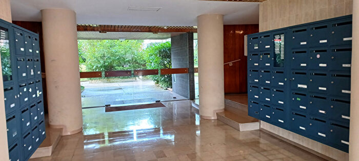 Appartement à vendre - Châtillon, Matisse, Pierrelais - 1 pièce