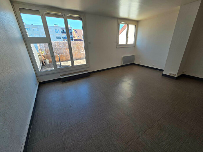 Appartement 2 pièces à Longjumeau, Centre-ville, Mairie, à louer