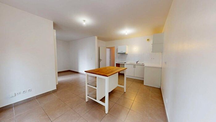 Appartement à louer - La Pionne-Zone dEchange, Avignon - 3 pièces - 2 chambres