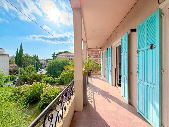 Appartement 3 pièces à Nice, Rimiez, à vendre