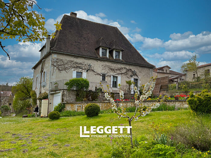 Maison à vendre - Grand-Brassac - 8 pièces - 4 chambres