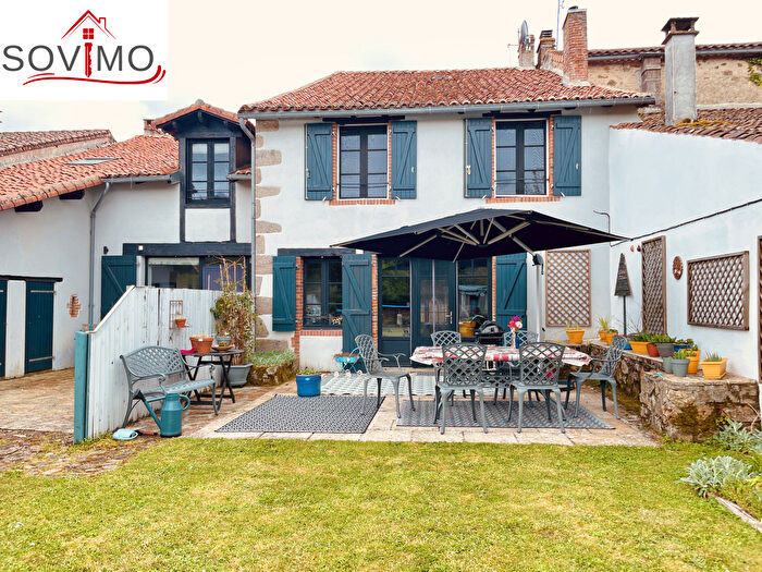 Maison à vendre - Abzac - 6 pièces - 4 chambres